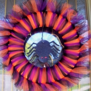 How To Make Halloween Spider Wreath - The Crafty Blog Stalker