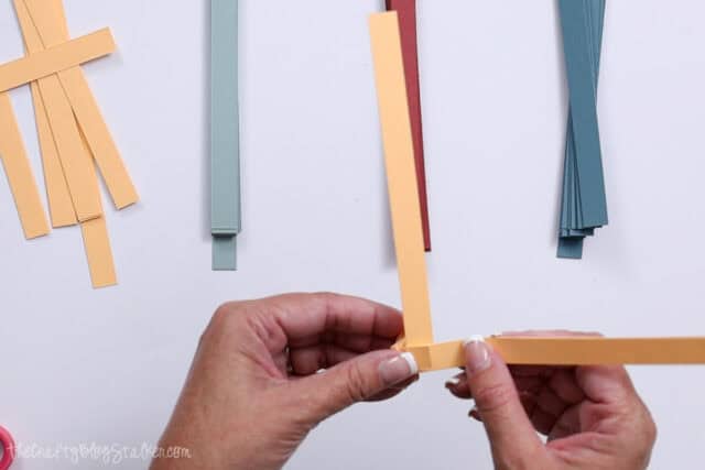 Paper Box Chain Wreath Tutorial - The Crafty Blog Stalker