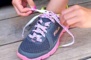 15 Fun Shoelace Craft Tutorials - The Crafty Blog Stalker