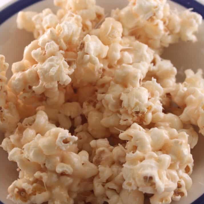 How to Make Buttery Caramel Popcorn - The Crafty Blog Stalker