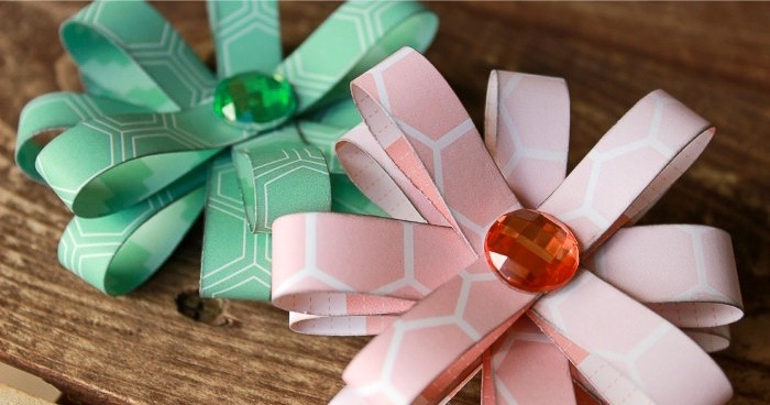 How to Make Easy Flowers with Paper Loops - The Crafty Blog Stalker