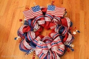 How to Make a Patriotic Mesh Wreath - Crafty Blog Stalker