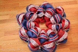 How to Make a Patriotic Mesh Wreath - Crafty Blog Stalker