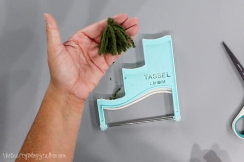 How to Make a Yarn Tassel Tree - The Crafty Blog Stalker