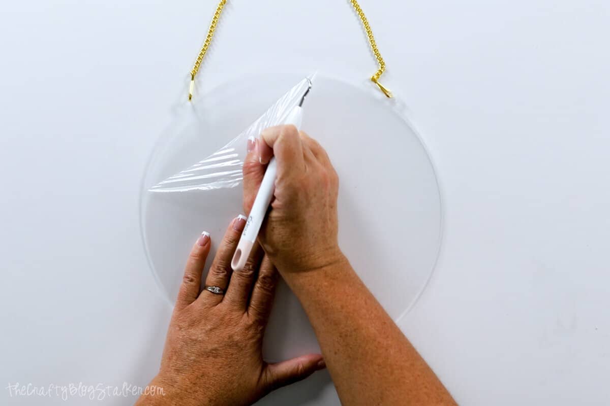 How to Make a Snowman Window Hanger - The Crafty Blog Stalker