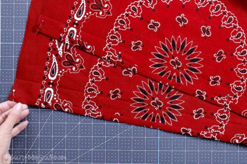 How to Sew Easy and Colorful Bandana Pillows - The Crafty Blog Stalker