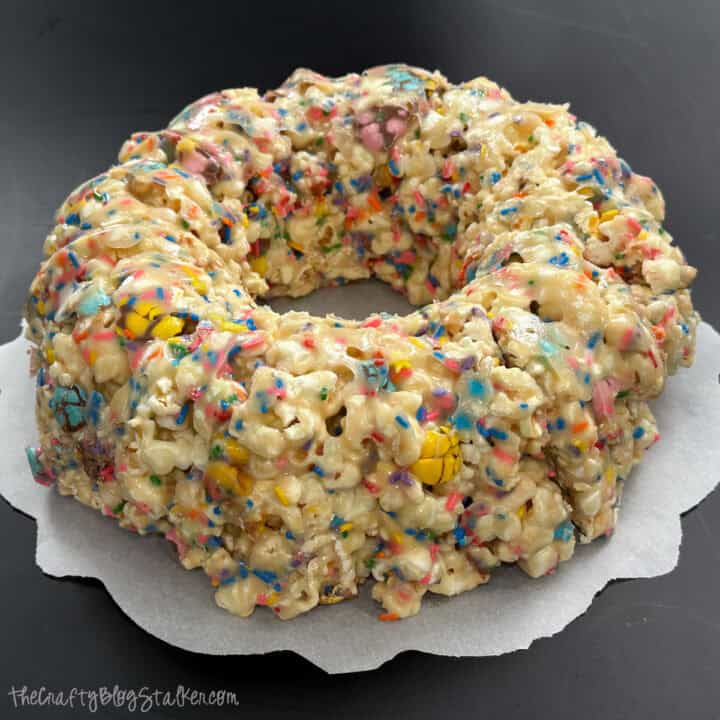 Simple Popcorn Cake Recipe Everyone Loves
