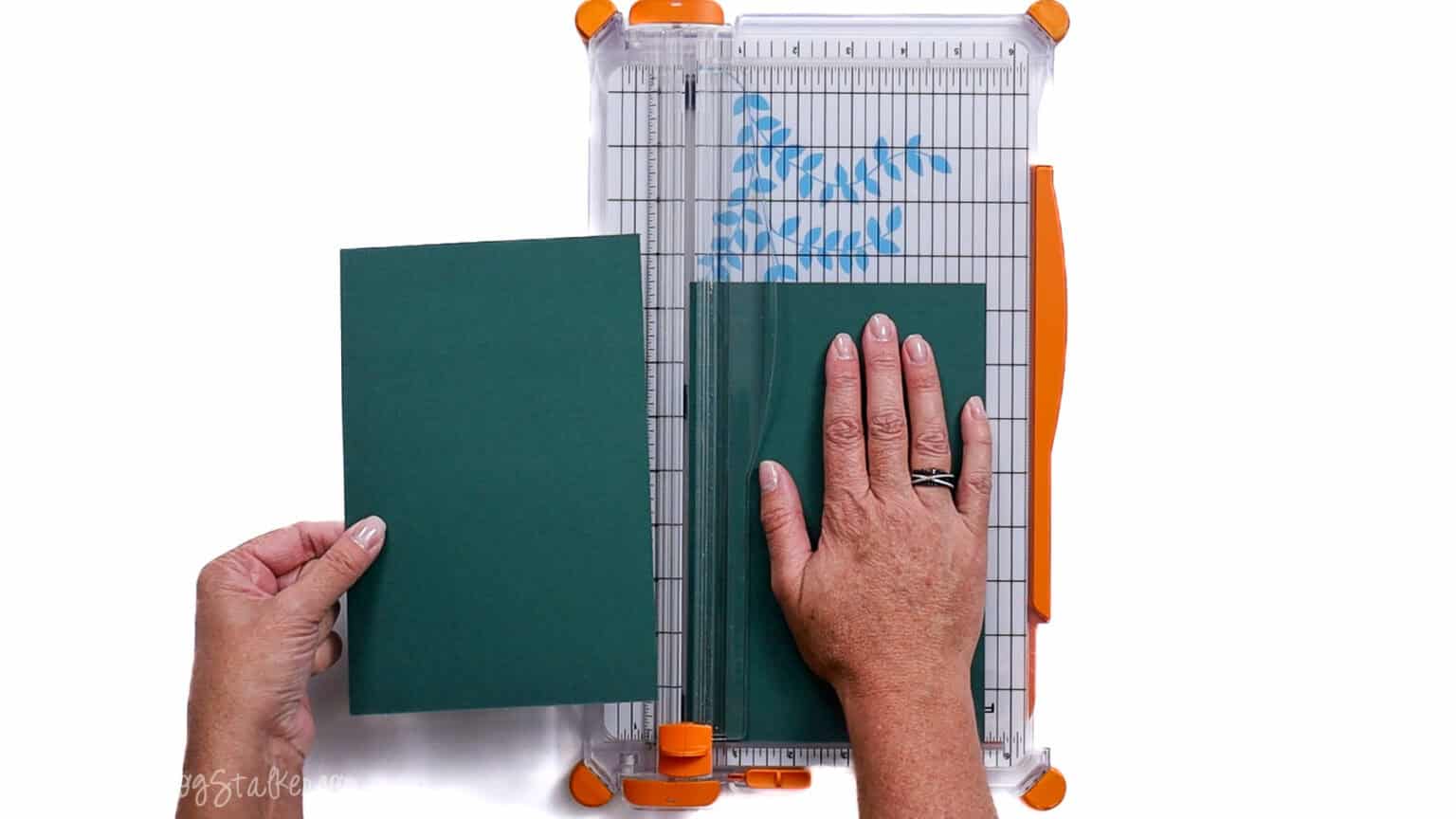 How to Use a Paper Cutter for Perfect Straight Cuts